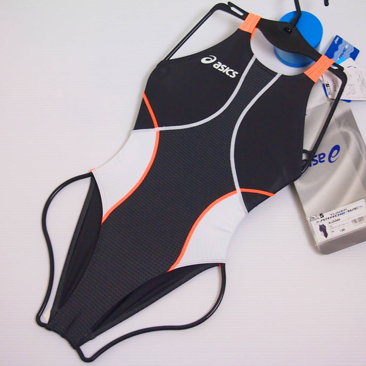 アシックス 競泳水着 TLINER ARROWAVE ハイドロSP AGS344 ガンメタ×オレンジ タグ付き(ワンピース)｜売買されたオークション情報、yahooの商品情報をアーカイブ公開 ...