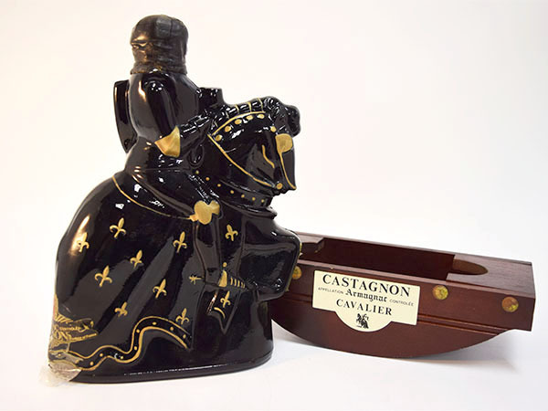 1円 古酒 カスタニョン ナポレオン 騎士ボトル ナイト 黒ボトル 700ml/1905g 40% アルマニャック 台付 CASTAGNON ...
