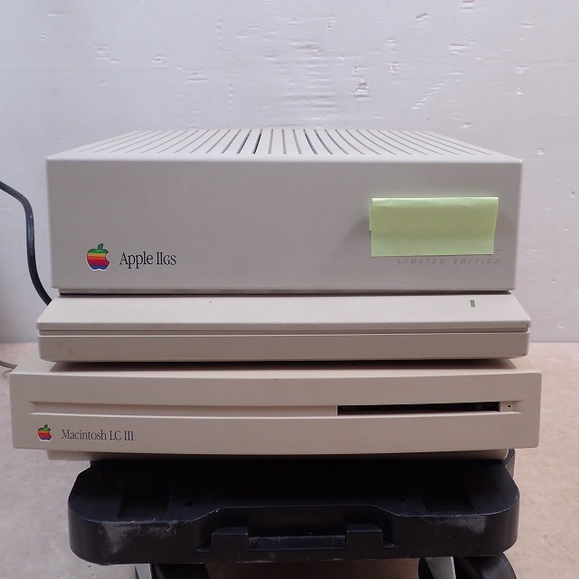 Apple IIGS A2S6000 + Macintosh LC III M1254 本体 まとめて2台セット アップル 通電のみ確認 ...