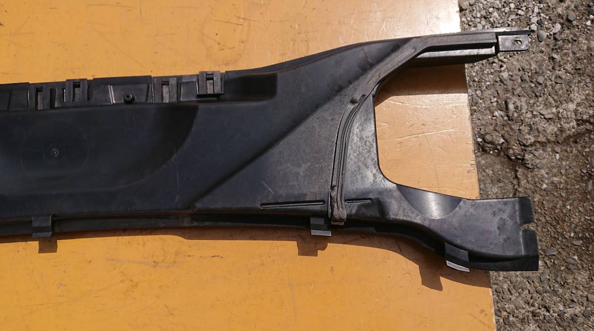 BMW E90 320I 2007年 カウル ロア カバー エアフィルター ハウジング 64316924277-10 64316924277 ...