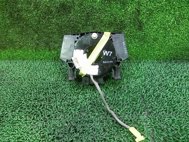 日産 キューブ Z12 スパイラルケーブル B5567-JS59D B5567-JS40E(日産用)｜売買されたオークション情報、yahooの ...