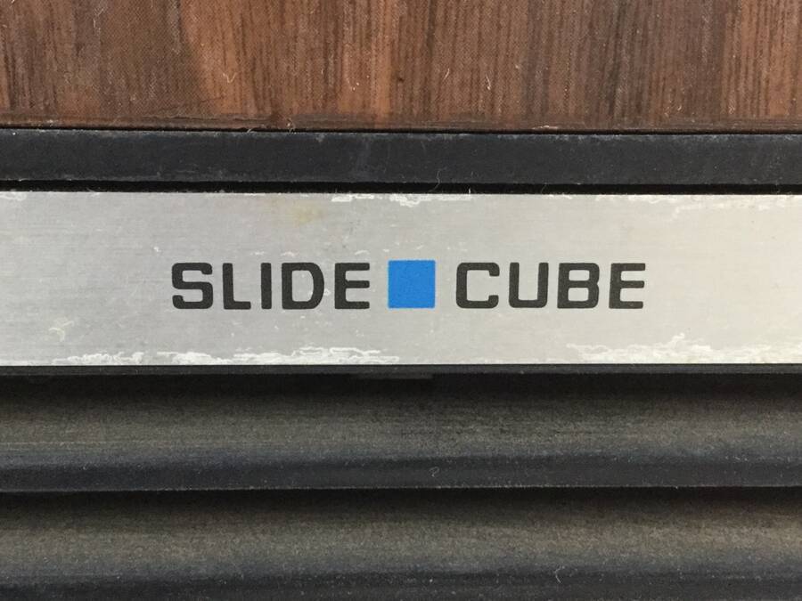 BELL&HOWELL SLIDE CUBE スライドプロジェクター ジャンク品(本体)｜売買されたオークション情報、yahooの商品情報をアーカイブ公開 - オークファン（aucfan.com）