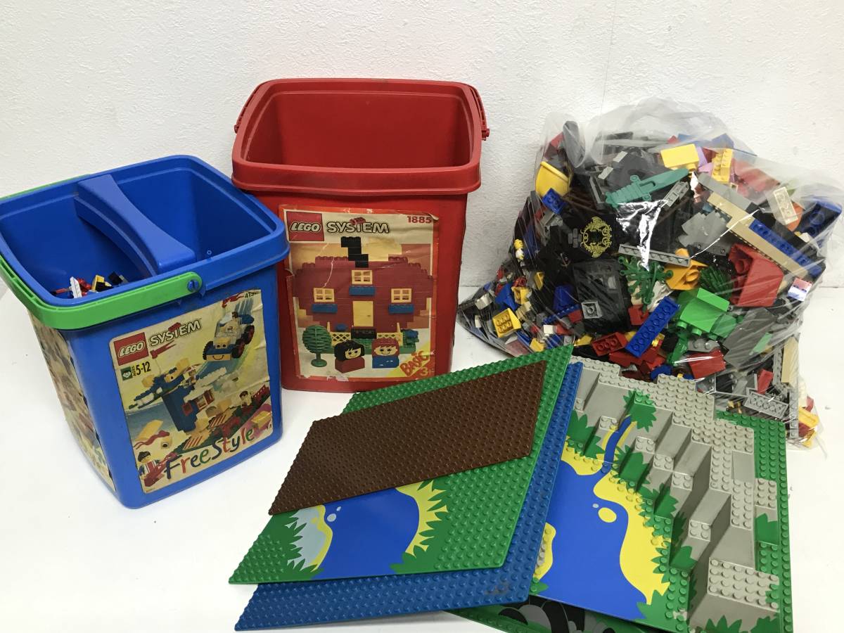 BI6/32 レゴ LEGO ブロック まとめて 約6.5㎏ 赤いバケツ/ system free style/ お城 色々 大量 パーツ ...