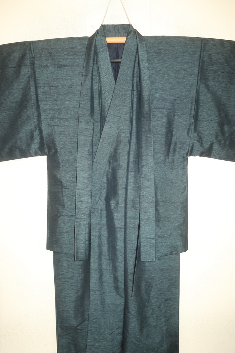 壱金6021 本絹八王子織物陣馬お召紬 男着物羽織 裄69丈143К超光沢の瑠璃お納戸色虎斑織 絶品(一般)｜売買されたオークション情報 ...