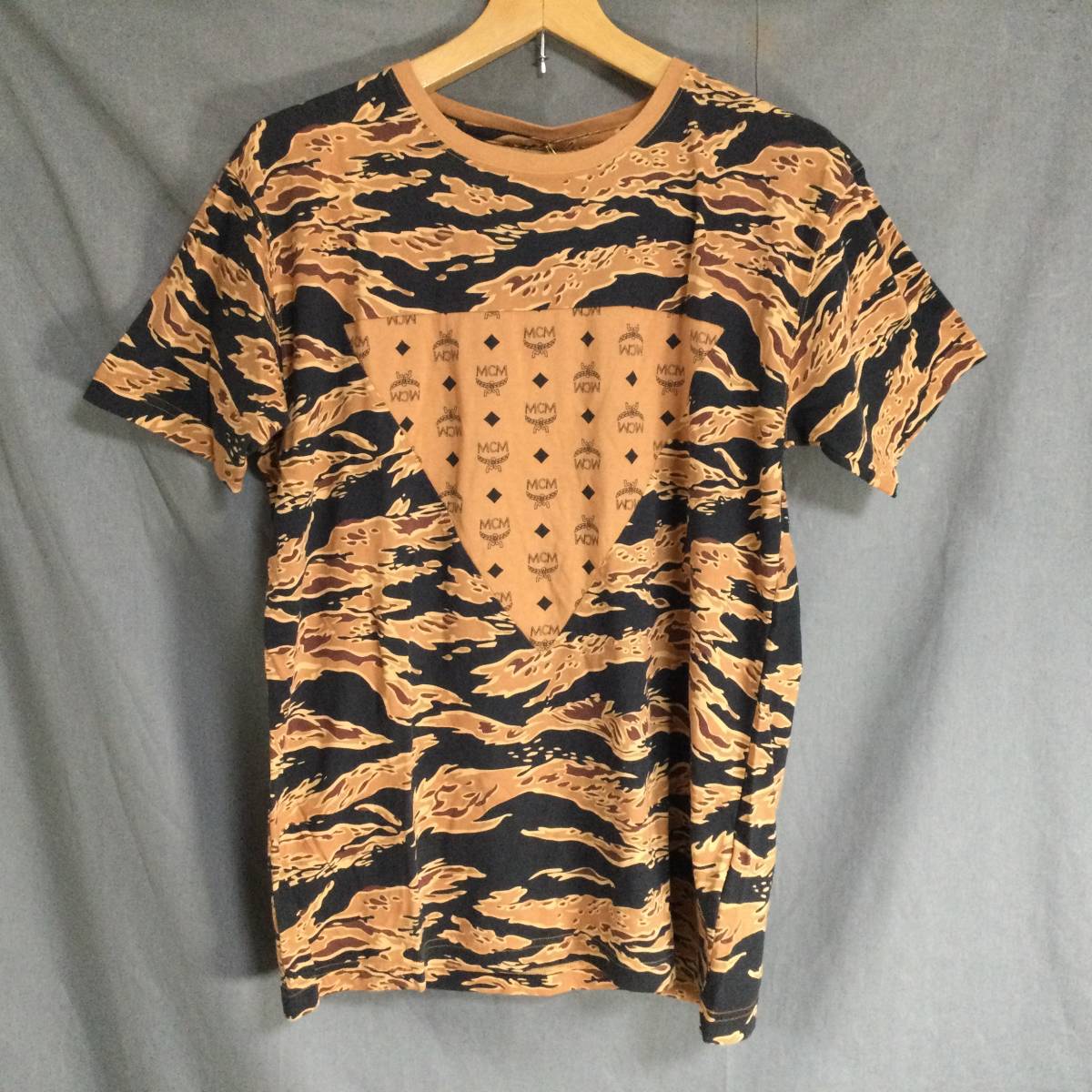 10/29 192900 MCM PHENOMENON 半袖 シャツ カットソー 38 M エムシーエム ブラウン系(MCM)｜売買されたオークション情報、yahooの商品情報をアーカイブ公開 ...