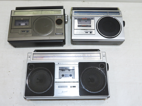 Y7295 昭和レトロ AIWA 日立 シャープ ラジカセ 3点 セット ラジオOK/TPR-636 パディスコ TRK-5320 THE ...
