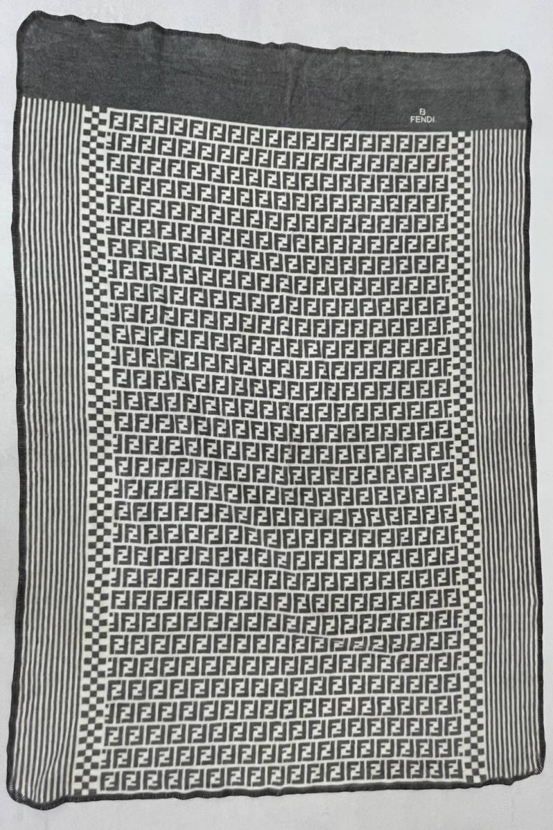 SF107 日本製 FENDI teleria フェンディ タオルケット ブランケット 毛布 シングル用 ズッカ柄 140×210(その他)｜売買されたオークション情報、yahooの商品情報を ...
