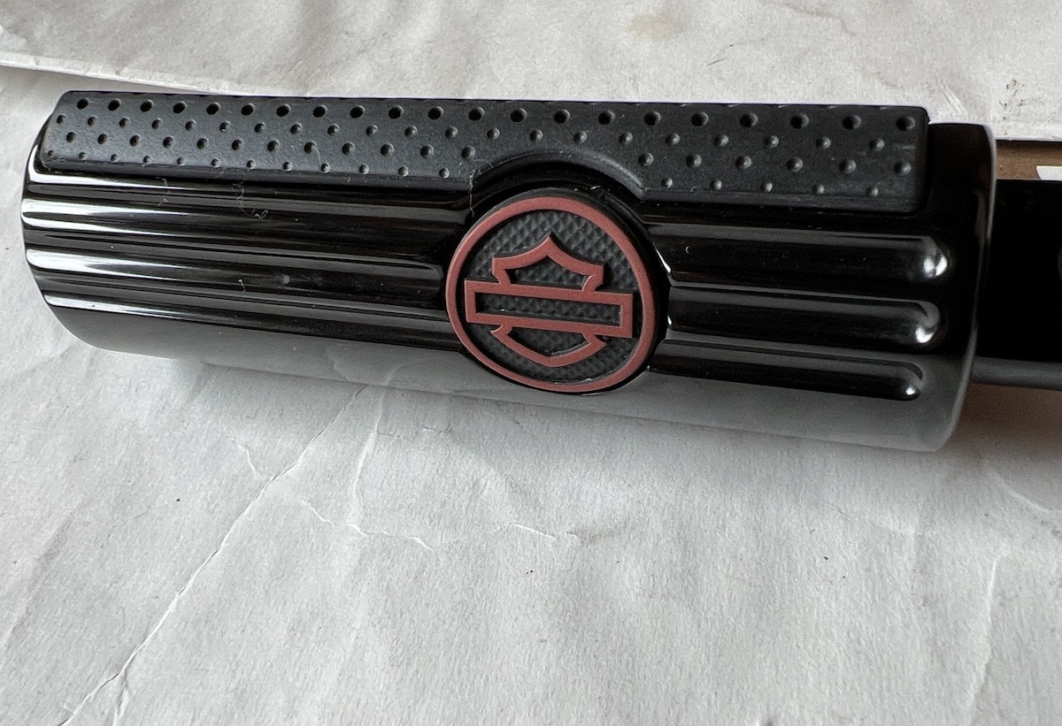 ハーレー CVOモデル限定 バー&シールドロゴ ディファイアンス フットペグ 50500678相当 harley davidson ...