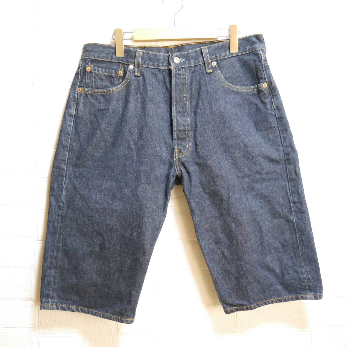 A385 Levi's | リーバイス ボトムス 青 サイズ36x32(その他)｜売買されたオークション情報、yahooの商品情報をアーカイブ公開 - オークファン（aucfan.com）