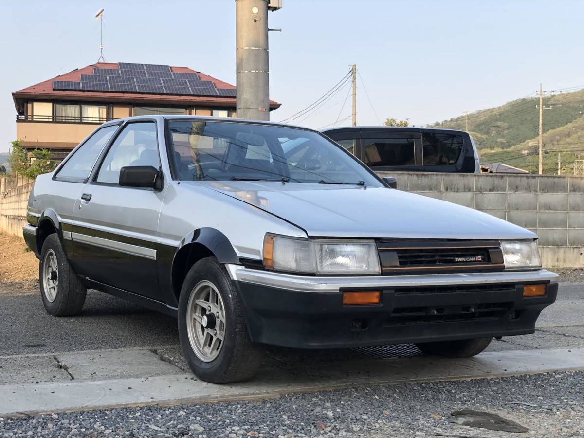 昭和59年 カローラレビン AE86 5速MT(カローラレビン)｜売買されたオークション情報、yahooの商品情報をアーカイブ公開 - オークファン（aucfan.com）