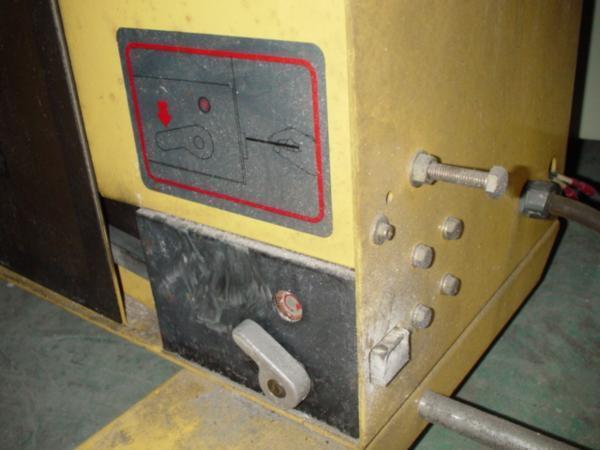 半自動梱包機 STRAPACK SS-80 200V 三相 50-60Hz 要メンテ 直接引取可 梱包機