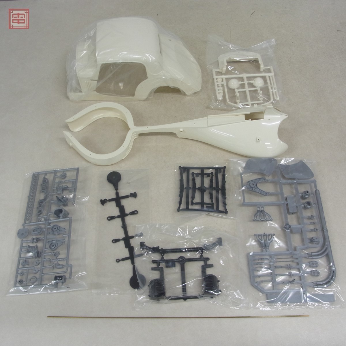 未組立 ポケール 1/8 アルファロメオ 8C 2300 クーペ エレガント 1932 Art. K89 POCHER Alfa Romeo ...