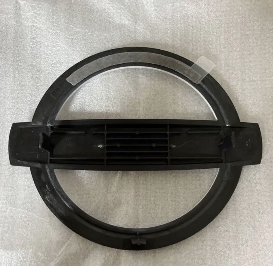 日産 新型 エンブレム E13 ノート フロント(日産、インフィニティ)｜売買されたオークション情報、yahooの商品情報をアーカイブ公開 - オークファン（aucfan.com）