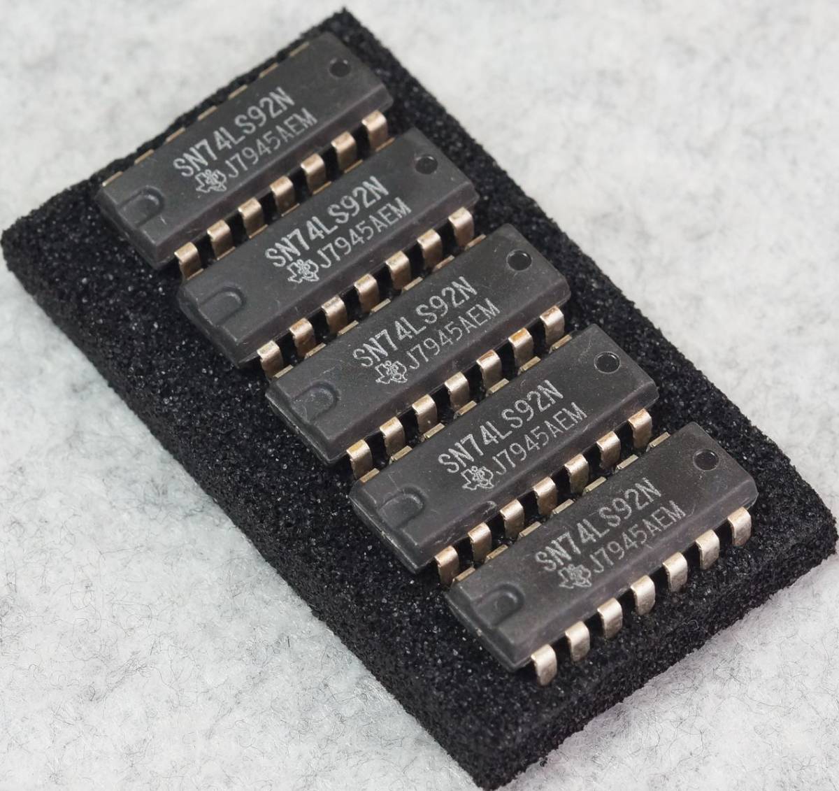 昔のTTL Ti SN74LS92N Divide-By-Twelve Counter 長期保管品 5個1組(集積回路)｜売買されたオークション情報、yahooの商品情報をアーカイブ公開 ...