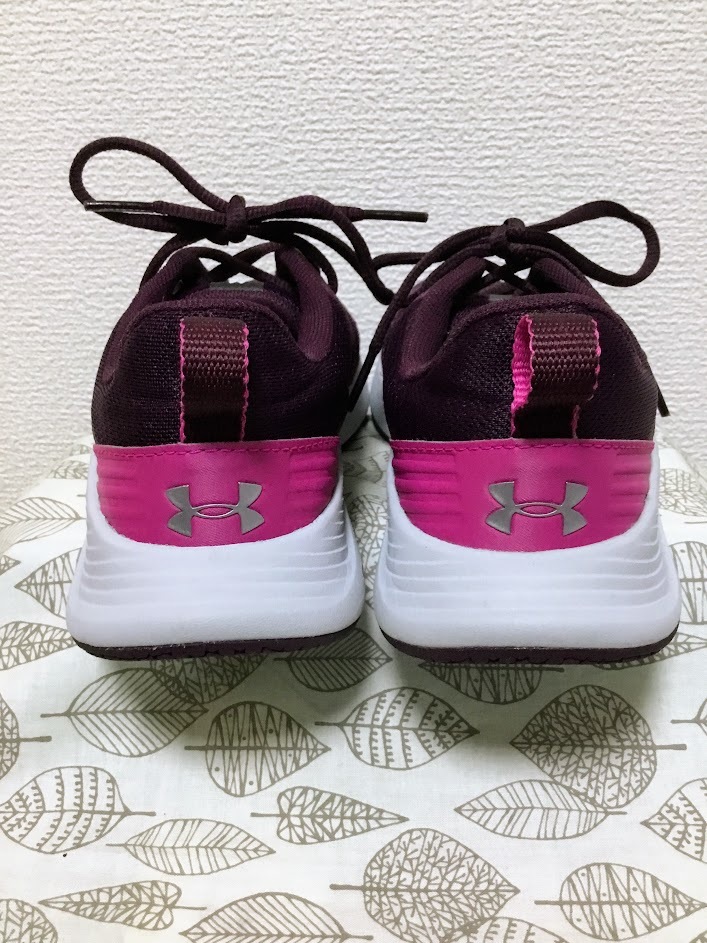 24.0 UNDER ARMOUR スニーカー ワイン 05 1209(24.0cm)｜売買されたオークション情報、yahooの商品情報をアーカイブ公開 - オークファン（aucfan.com）