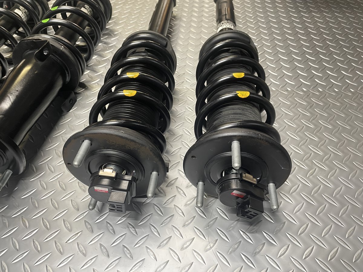 クラウン 210系 純正サスキット 前右 48510-30C11 前左 48520-30621 後左右 48530-30B51 ...