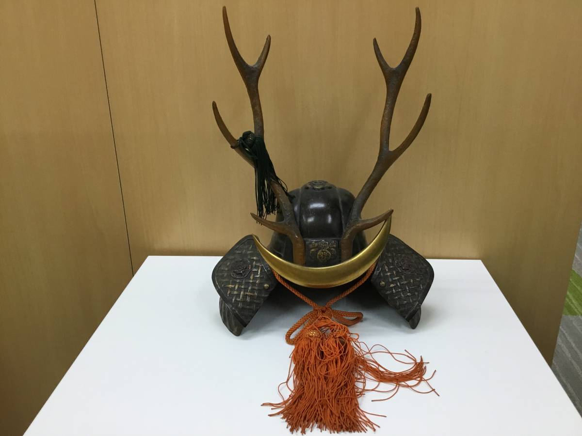 T 6235 兜 山中鹿之助 幸盛所用 鹿角半月の兜 高さ約42cm(オブジェ)｜売買されたオークション情報、yahooの商品情報をアーカイブ公開 - オークファン（aucfan.com）