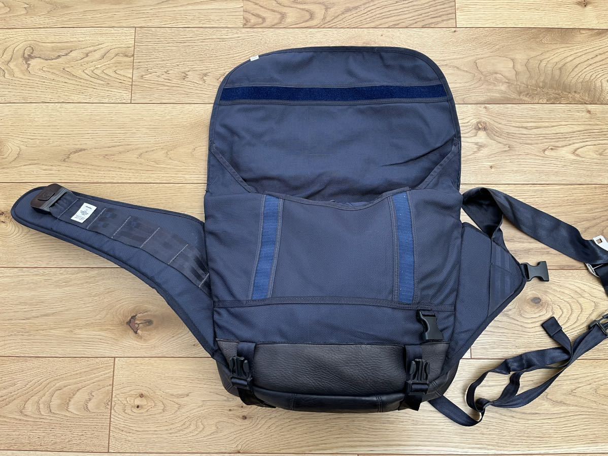 visvim × SOPH ballistic 18L SOPH. SOPHNETメッセンジャーバッグ ショルダーバッグ NAVY(かばん、バッグ)｜売買されたオークション情報、yahooの ...