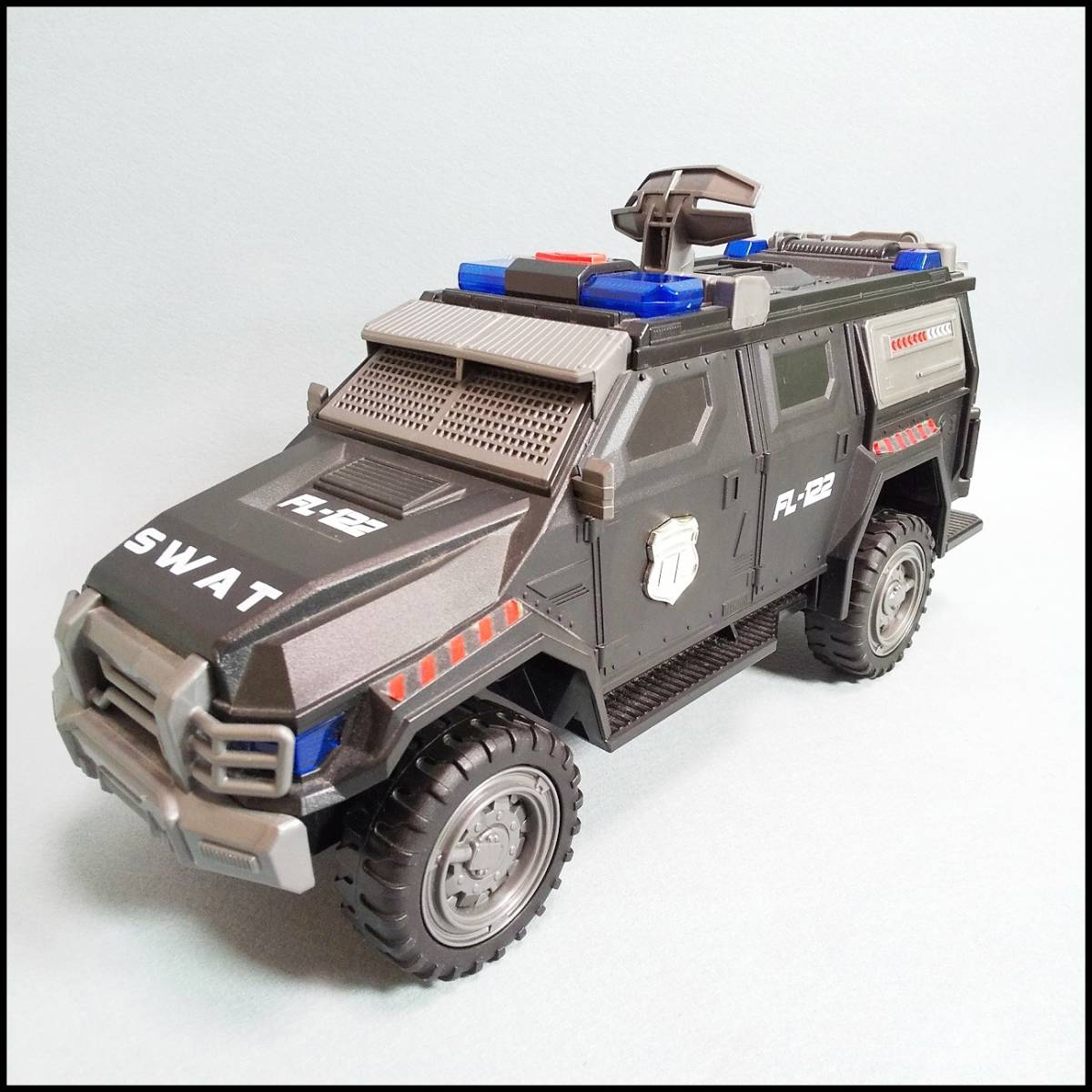 SWAT 警察車両 FL-122 ミニカー ポリス おもちゃ 全長40㎝ み N0469(戦車、軍用車両)｜売買されたオークション情報 ...