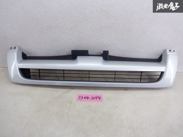 トヨタ純正 200系 ハイエース 2型 1型 前期 ナロー 標準 フロントグリル ラジエーターグリル 53100-26210 シルバー 棚 ...