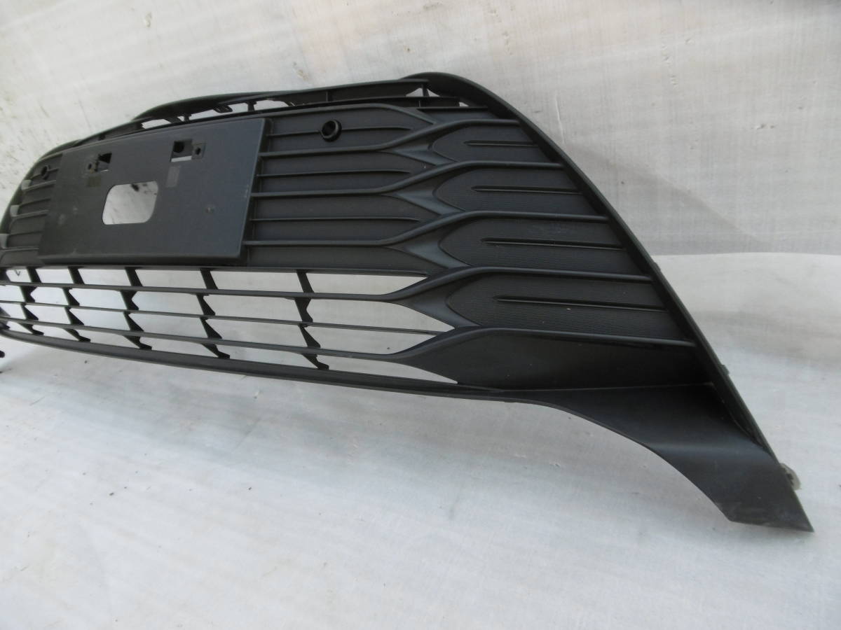 ヴィッツ 130系 KSP130/NSP130/NSP135/NCP131/NHP130 後期 純正 フロントバンパーグリル/ロアグリル ...