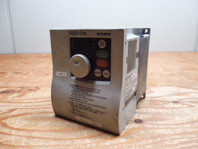 MITSUBISHI 三菱 インバーター FR-S520-1.5K 200V 1.5kW 動作未確認 現状品 管理5F1121C-B09(その他)｜売買されたオークション情報、yahooの商品 ...