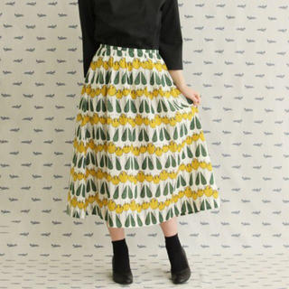 プープレ peu pres チューリッププリントタックスカート(スカート)｜売買されたオークション情報、yahooの商品情報をアーカイブ公開 - オークファン（aucfan.com）