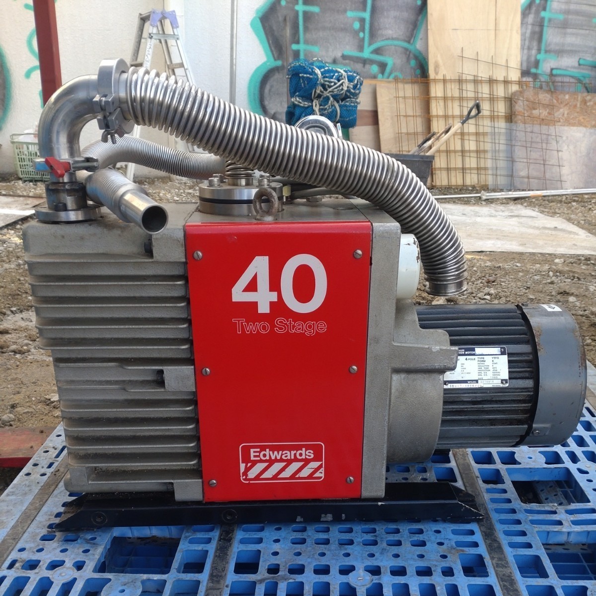 e2m40 エドワーズ ロータリーポンプ 真空ポンプ EDWARDS 0.1Pa電源：三相200V 50/60Hz モーター出力：1.5kw ...
