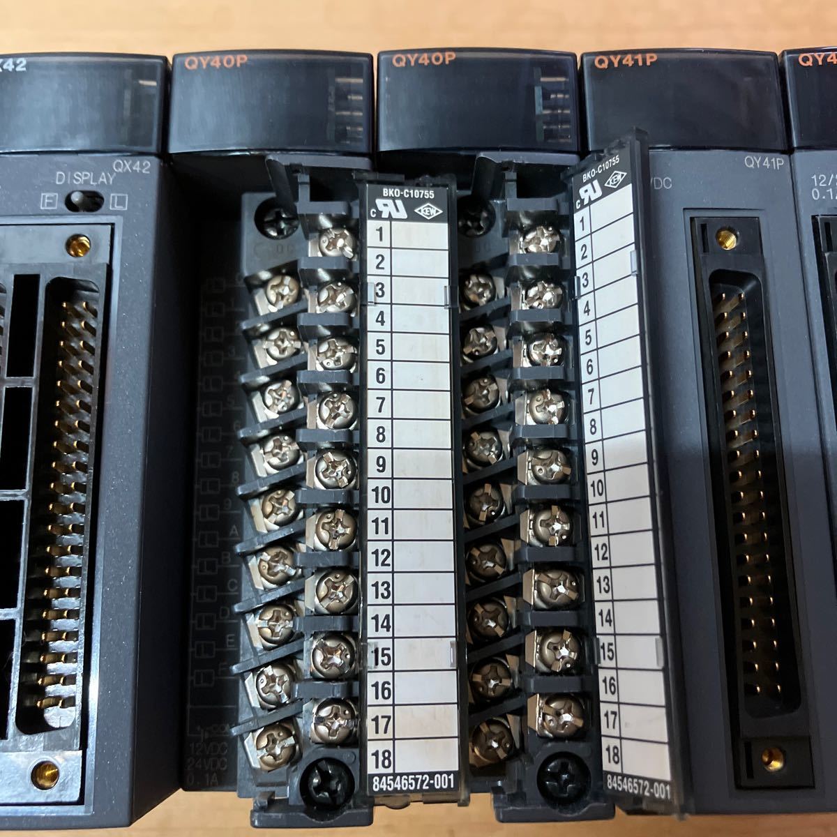 三菱 Q312B Q64PN Q03UDECPU Q68DAVN QD77MS4 QX40 QX41/3個 QX41 QX42 QY40P/2 ...