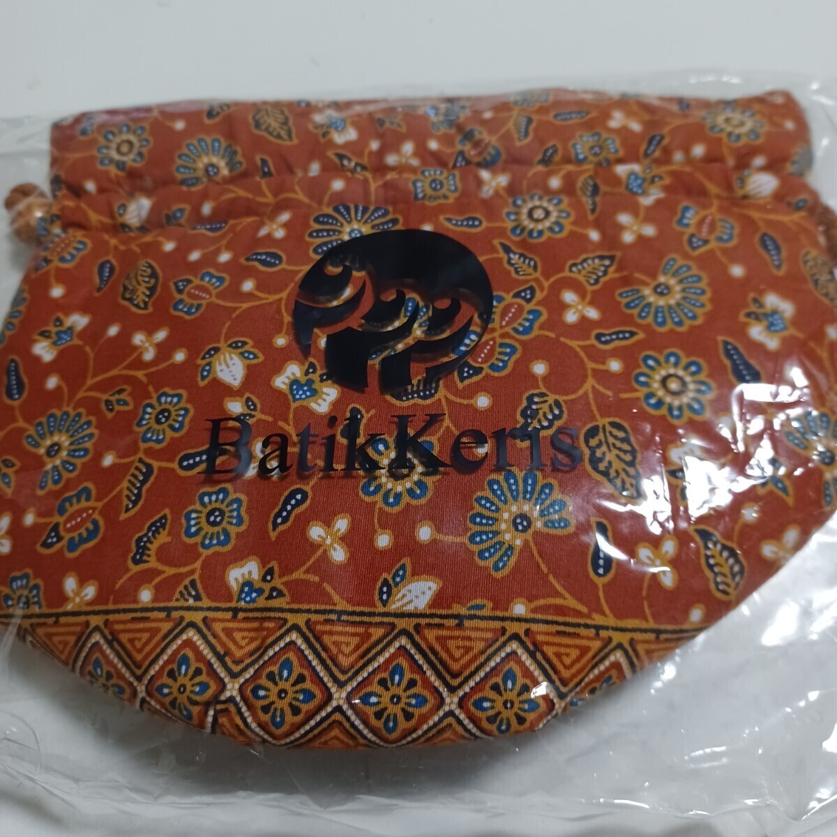 バティック クリス Batik Keris 巾着 ポーチ 小物入れ(巾着)｜売買されたオークション情報、yahooの商品情報をアーカイブ公開 - オークファン（aucfan.com）