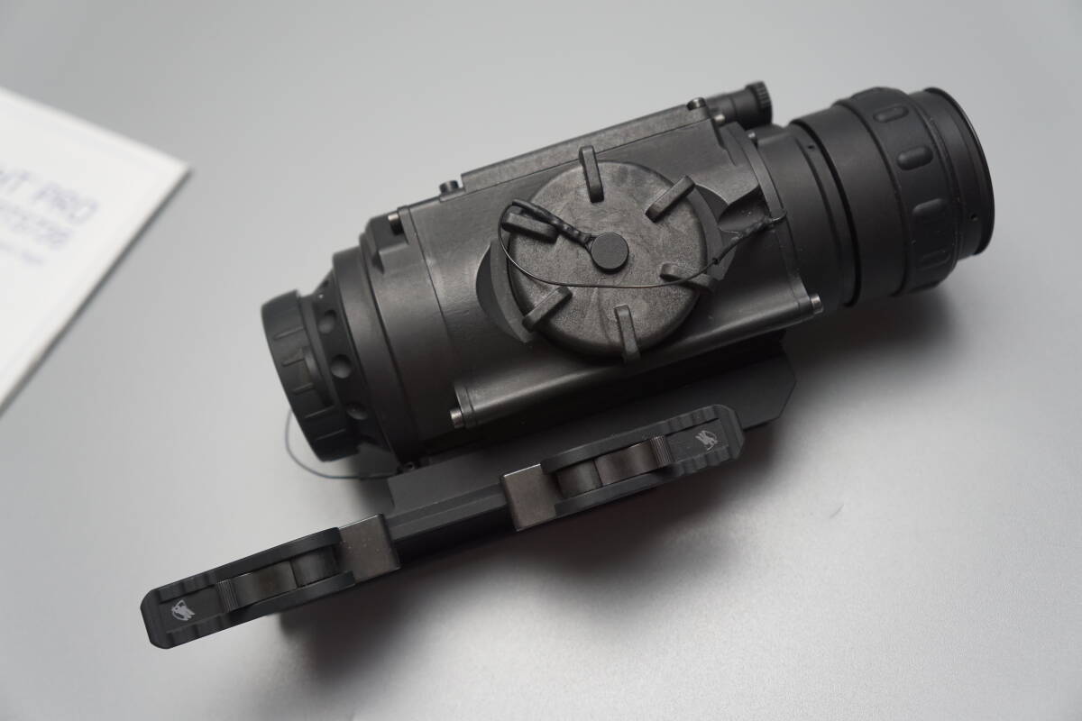 実物 FLIR PTS 233 320x256 60Hz 小型サーマル Titanium レバー BREACH Trijicon ...