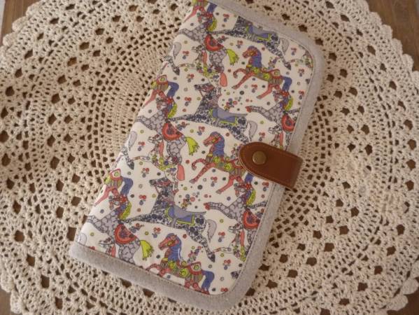 ハンドメイド リバティ 60P カードケース MyLittlePace handmade(女性用)｜売買されたオークション情報、yahooの商品情報をアーカイブ公開 - オークファン ...