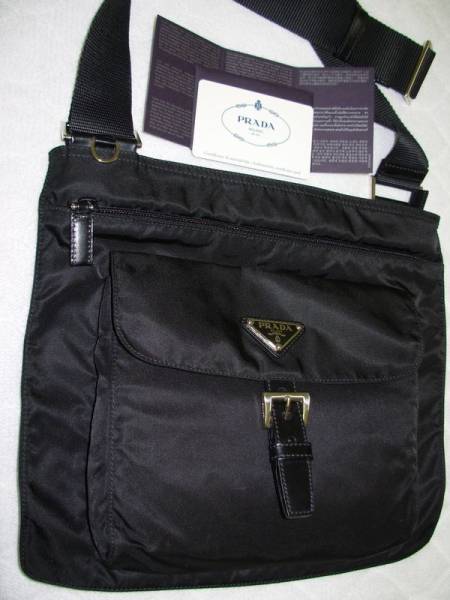 Gカード有 確実本物PRADA 斜掛ショルダーBT0573 黒(ショルダーバッグ)｜売買されたオークション情報、yahooの商品情報をアーカイブ公開 - オークファン（aucfan.com）