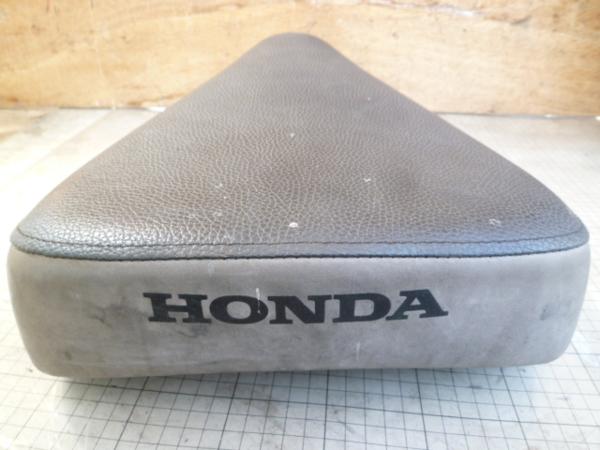 シート スーパーカブC50-2 AA04 354A4 同梱可 送料全国一律1600円(純正品)｜売買されたオークション情報、yahooの商品情報をアーカイブ公開 - オークファン（aucfan ...