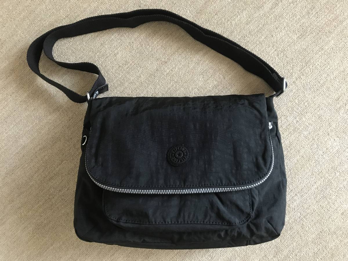 KIPLING A4サイズショルダーバッグ 黒(ナイロン)｜売買されたオークション情報、yahooの商品情報をアーカイブ公開 - オークファン（aucfan.com）