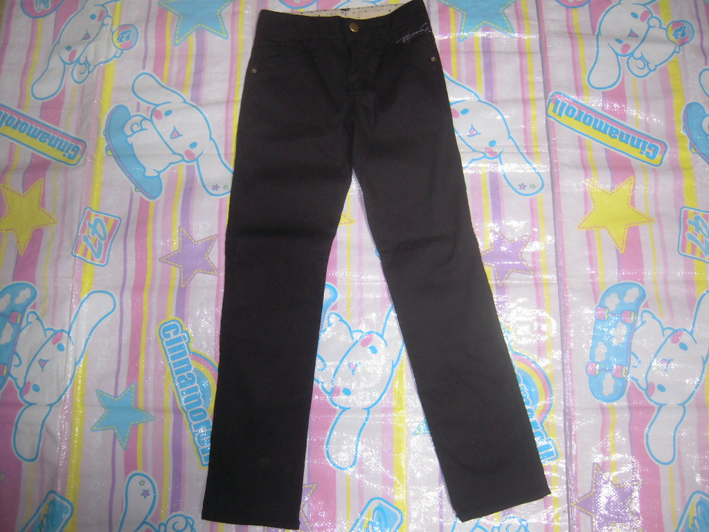 サイズ140 イオン ジーンズ 黒 送210(140（135～144cm）)｜売買されたオークション情報、yahooの商品情報をアーカイブ公開 - オークファン（aucfan.com）