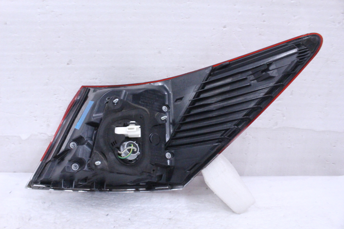 98-1147 前期 LED GRS210 クラウンロイヤル/HV 左テールライト STANLEY 30-404 純正 トヨタ ユニット ...