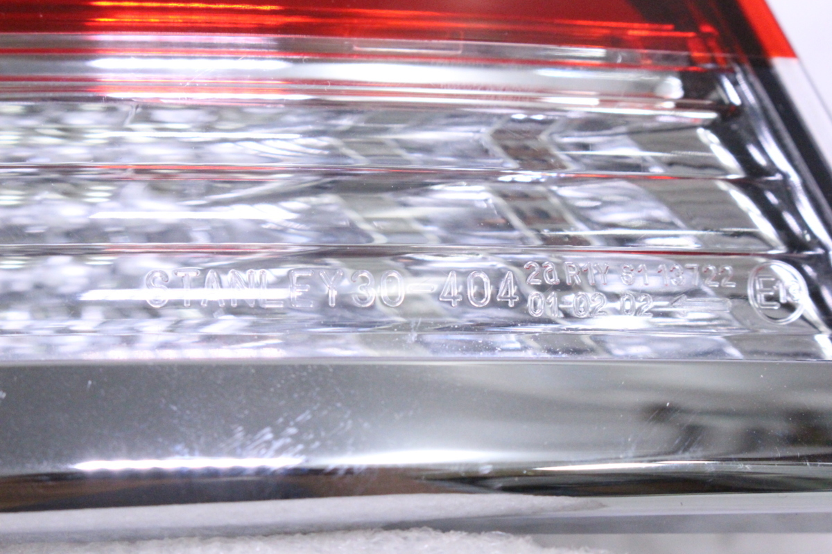 98-1147 前期 LED GRS210 クラウンロイヤル/HV 左テールライト STANLEY 30-404 純正 トヨタ ユニット ...