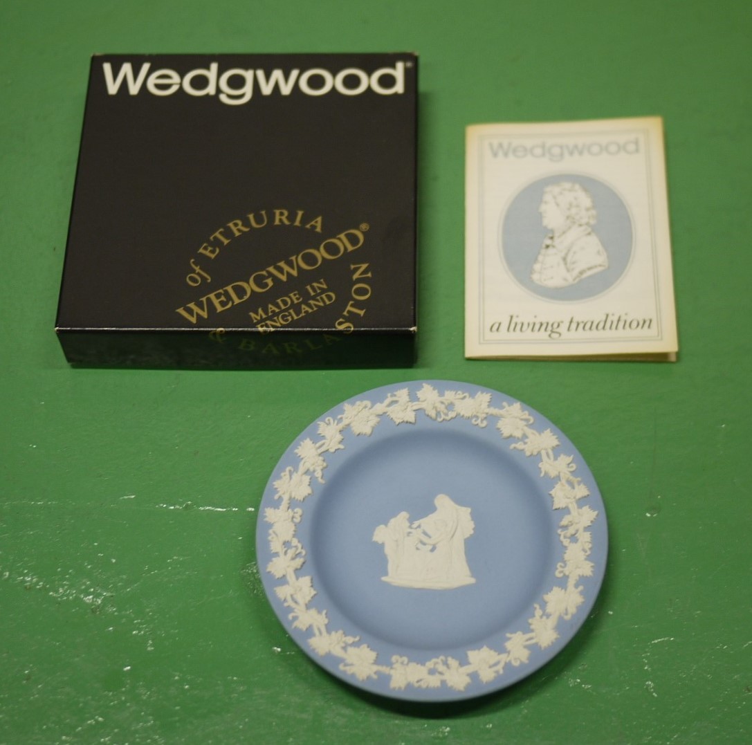 品 アンティーク WEDGWOOD ウェッジウッド ラウンド トレイ 小皿 ジャスパーウェア J1000 2489(ウェッジウッド)｜売買されたオークション情報、yahooの商品情報を ...