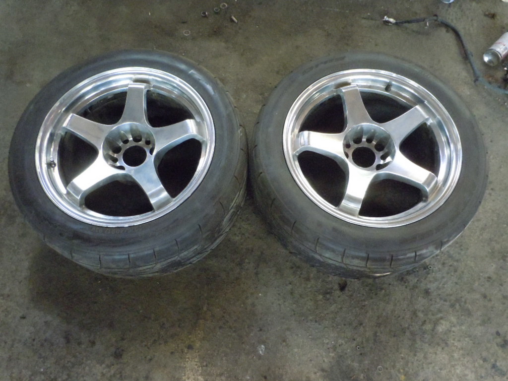 絶版 URAS NS-01 17インチ アルミホイール 9.5J+15 NT555R 275/40R17 タイヤ付き 2本(ラジアルタイヤ ...