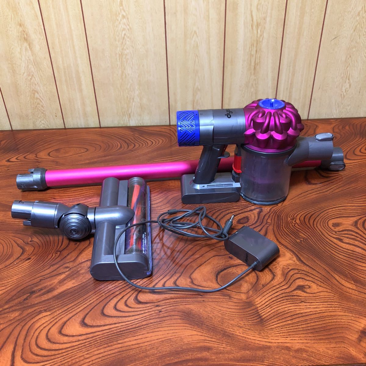 dyson DC74 ジャンク(ダイソン)｜売買されたオークション情報、yahooの商品情報をアーカイブ公開 - オークファン（aucfan.com）
