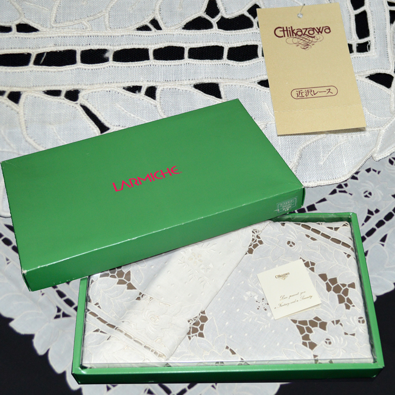 近沢レース chikazawa テーブルセンター 40×84cm Lace Present You a Fantasy and a Serenity(レース)｜売買されたオークション情報 ...