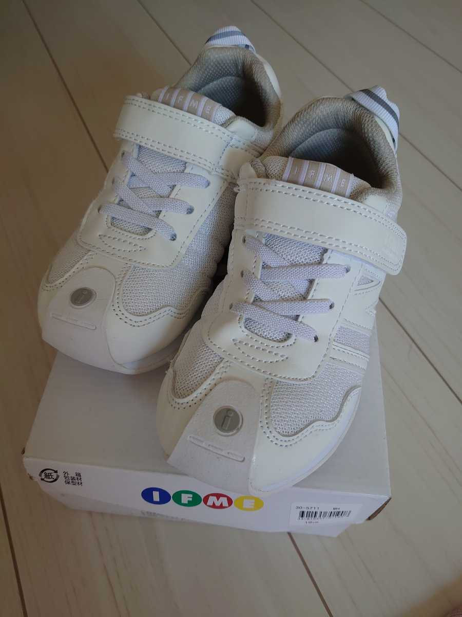 イフミー 19cm IFME 白 スニーカー 体育館シューズ(19cm～)｜売買されたオークション情報、yahooの商品情報をアーカイブ公開 - オークファン（aucfan.com）