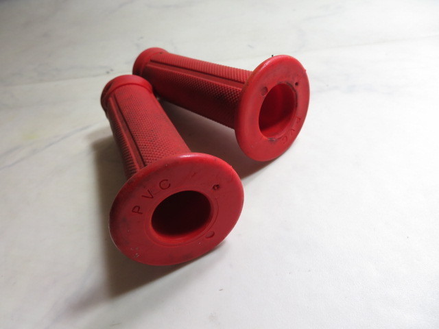 DJ-1RR DJ1RR AF19 純正グリップ 赤 左右SET R82698(ホンダ用)｜売買されたオークション情報、yahooの商品情報を ...