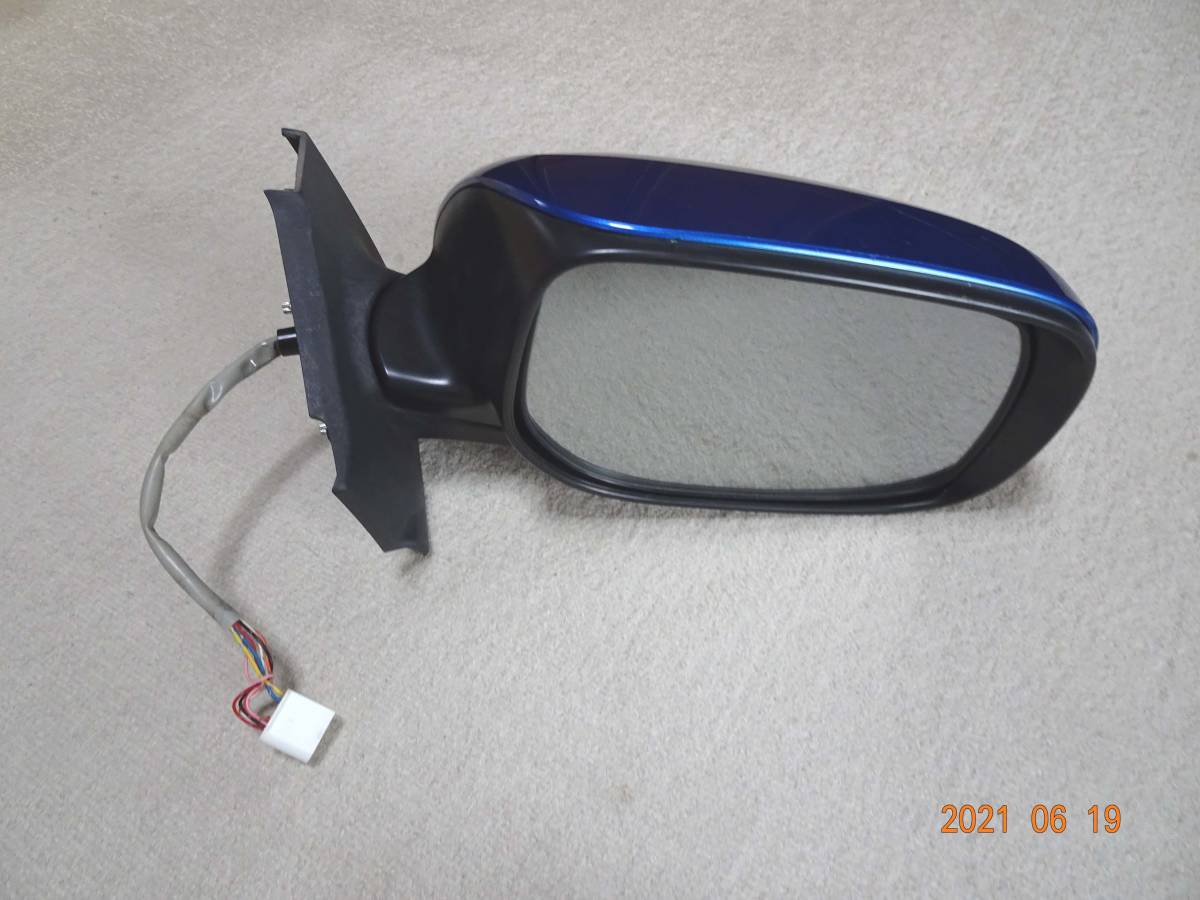 トヨタ ヴィッツ SCP90 右 ドアミラー 青 カラー 8T0 7ピン ウインカー付 H19年(ドアミラー)｜売買されたオークション情報 ...