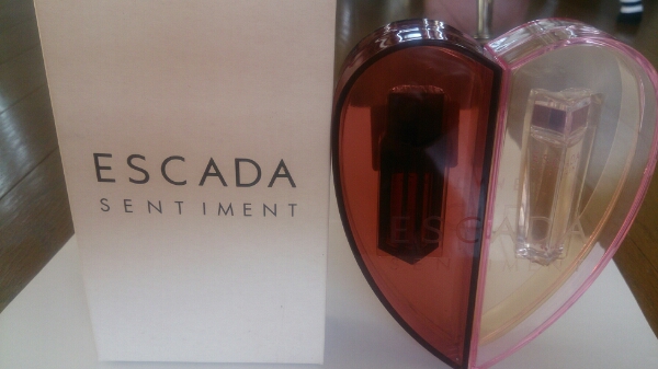 限定品 エスカーダ ESCADA センチメント SENTIMENT ペア X'mas(エスカーダ)｜売買されたオークション情報、yahooの商品情報をアーカイブ公開 - オークファン ...