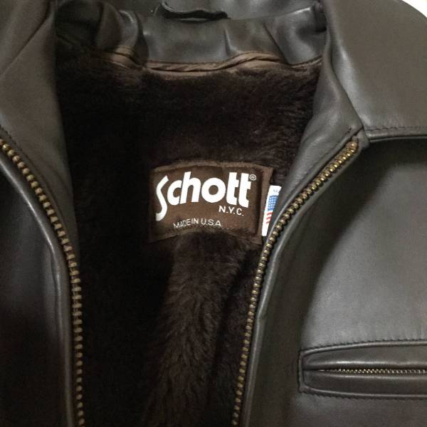 Schott ライナー付きレザージャケット AT101 40サイズ(ライダースジャケット)｜売買されたオークション情報、yahooの商品情報をアーカイブ公開 - オークファン（aucfan.com）