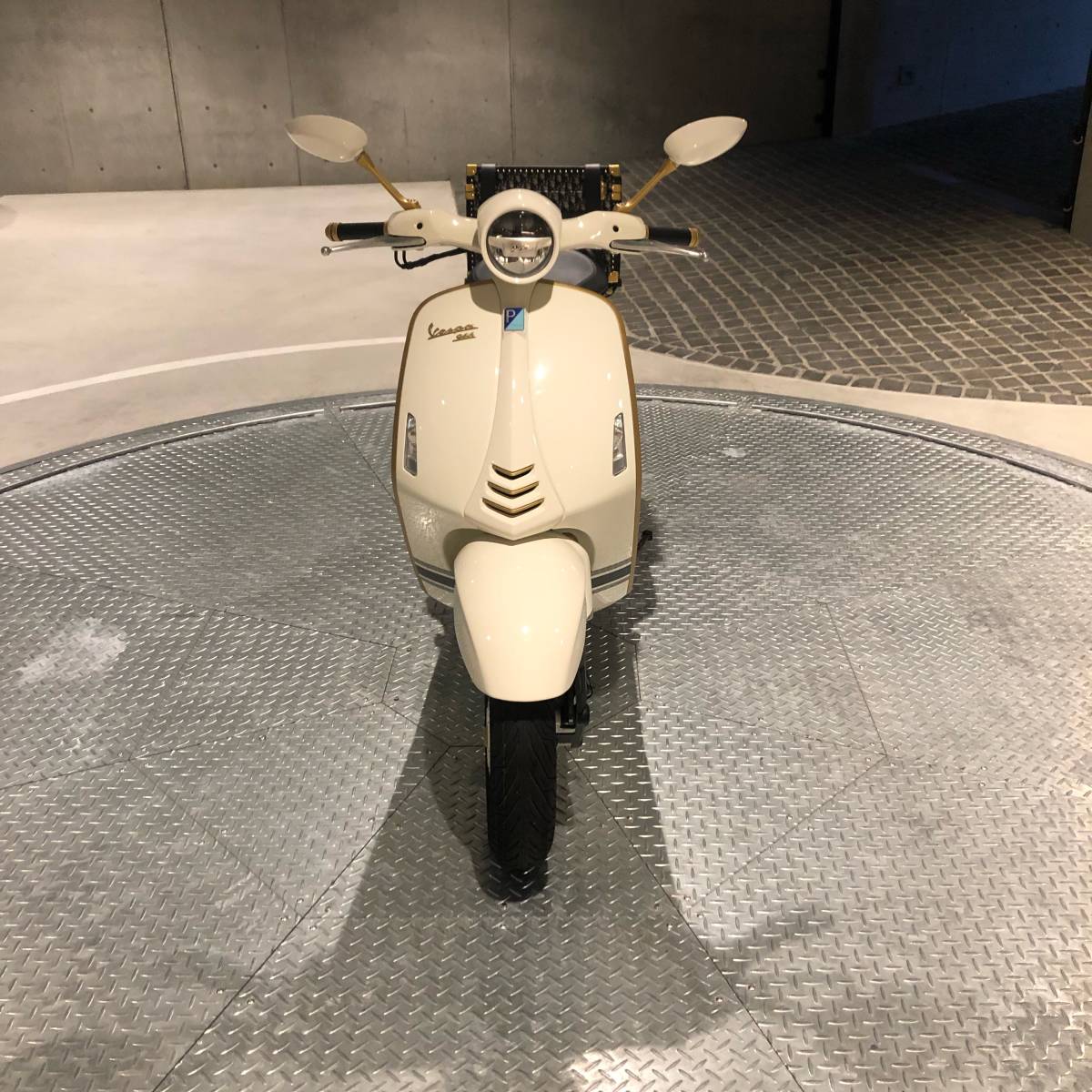 限定 新車 Vespa 946 Christian Dior 2021年 コラボ ベスパ バイク オブリーク柄 クリスチャンディオール トップ ...
