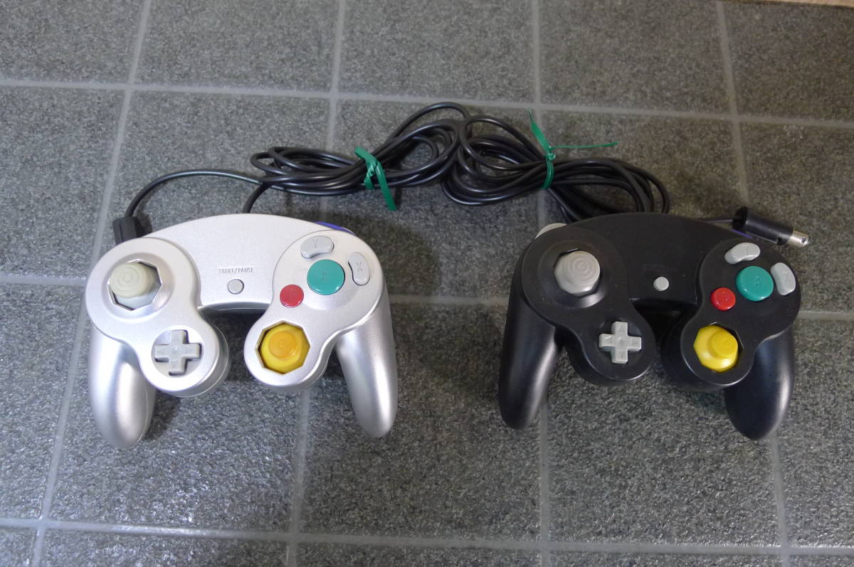 KK114 GC コントローラ 2点 銀系 黒系 ゲームキューブ まとめてセット /60(アクセサリ、周辺機器)｜売買されたオークション情報 ...