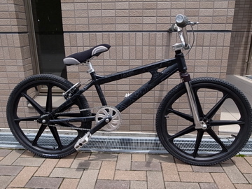 KAWS Be.BIKE BROOKLYN MACHINE WORKS ブルックリン MTB ピスト(BMX)｜売買されたオークション情報 ...